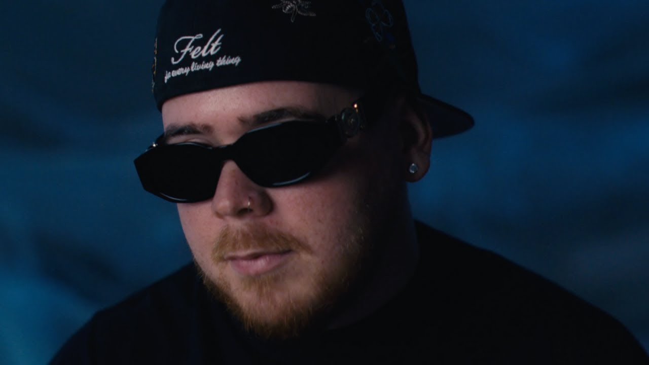 Obbé - Musa (Official Visualizer) - YouTube