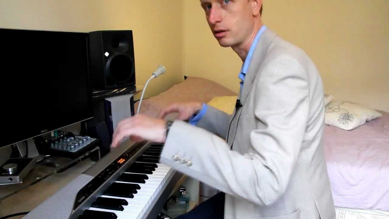 How to: put your hands on piano keyboard - YouTube
