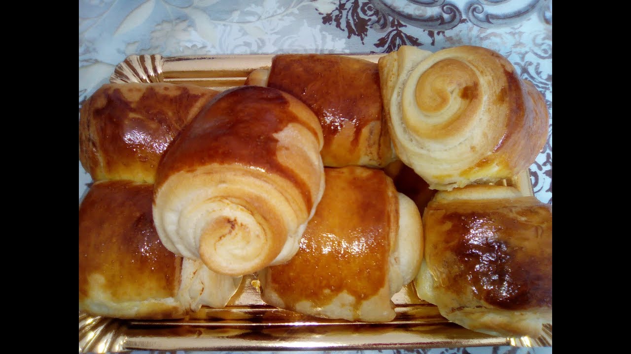 Pogaçe të Shishme me Gjizë - YouTube