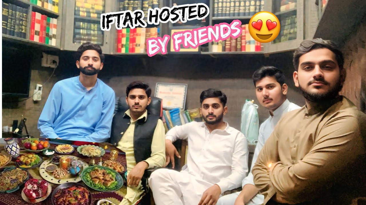 Friends ne Iftari krva di😍 || Umer k Chamber mei ️ || Faraz Vlogs - YouTube