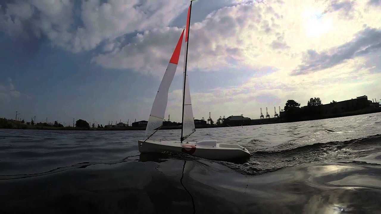 Micro Magic segeln in Bremerhaven - YouTube