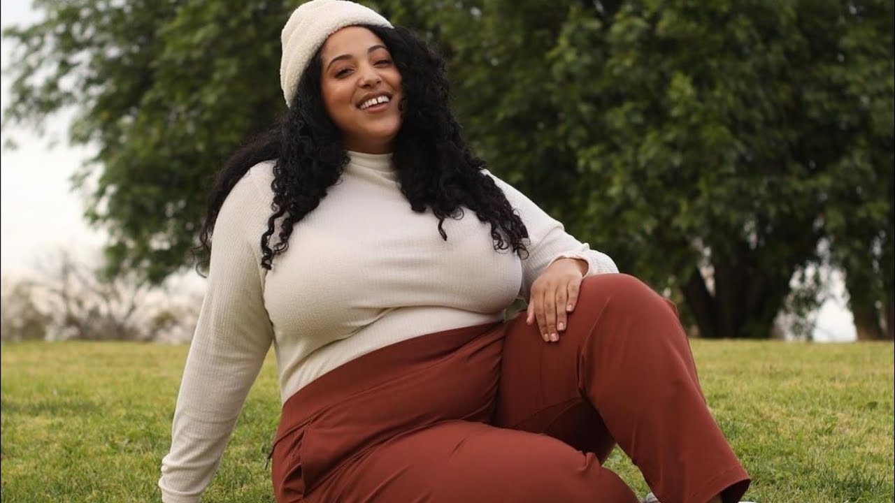 Alex LaRosa Williams | Biography | Wiki | Plus Size Model | Age ...