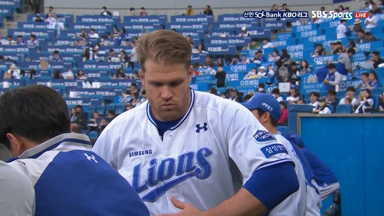 [두산 vs 삼성] KBO 리그의 흔한 외국인 타자의 인성 | 4.18 | KBO 모먼트 | 야구 주요장면 - YouTube