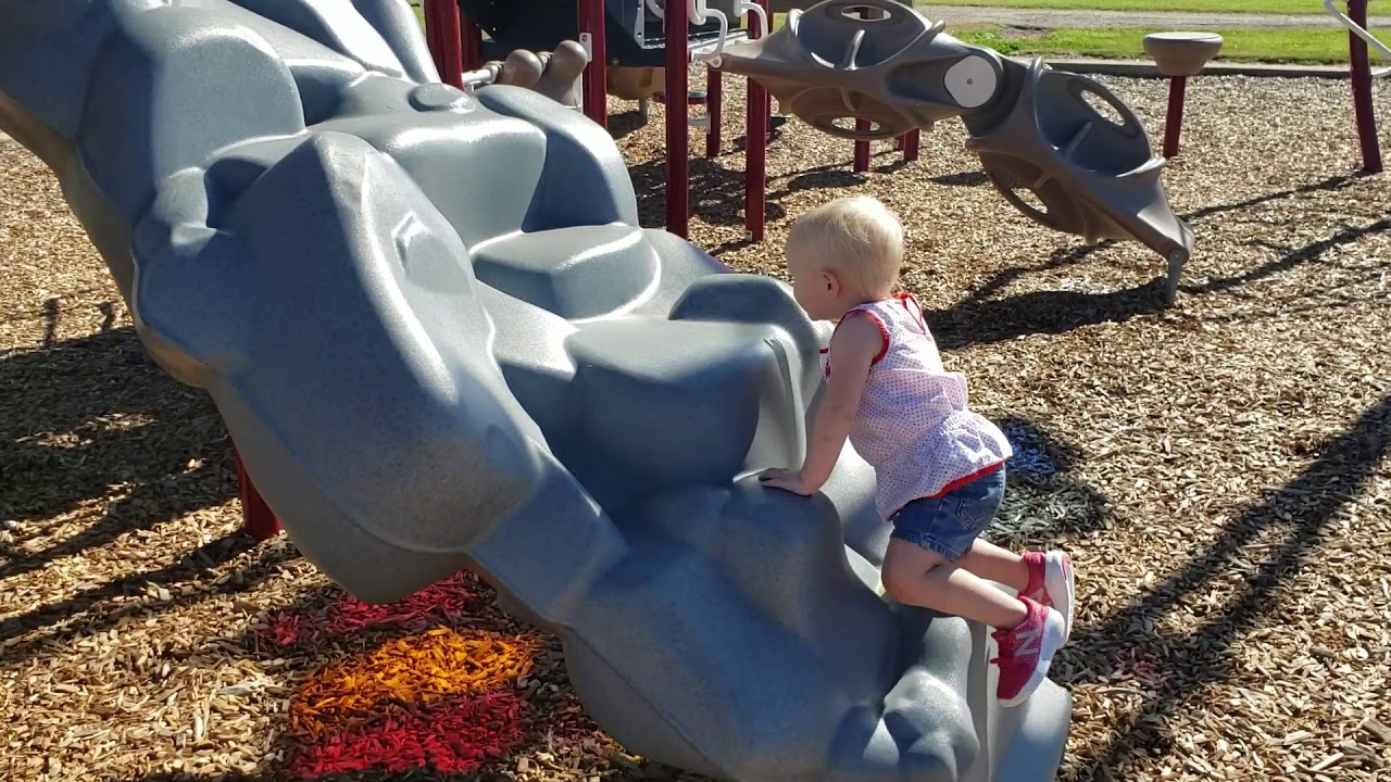 Rock climbing baby - YouTube