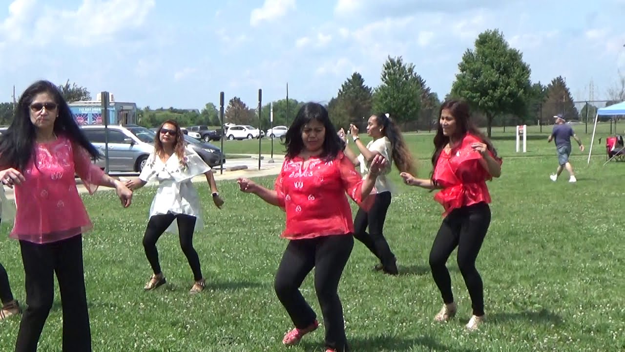 Todo Todo Line Dance by the Dancing Divas - YouTube