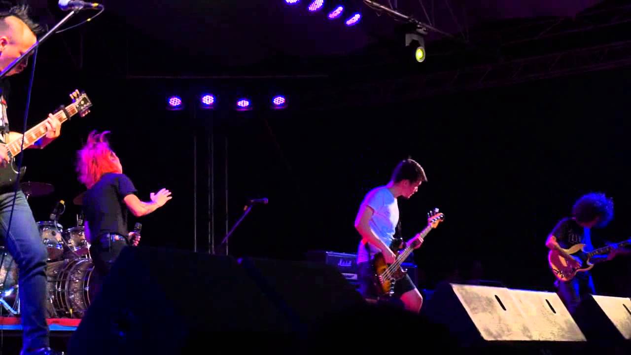 Sweet Mullet - หลับข้ามวัน (คอนเสิร์ต กาชาดอุบลฯ) - YouTube