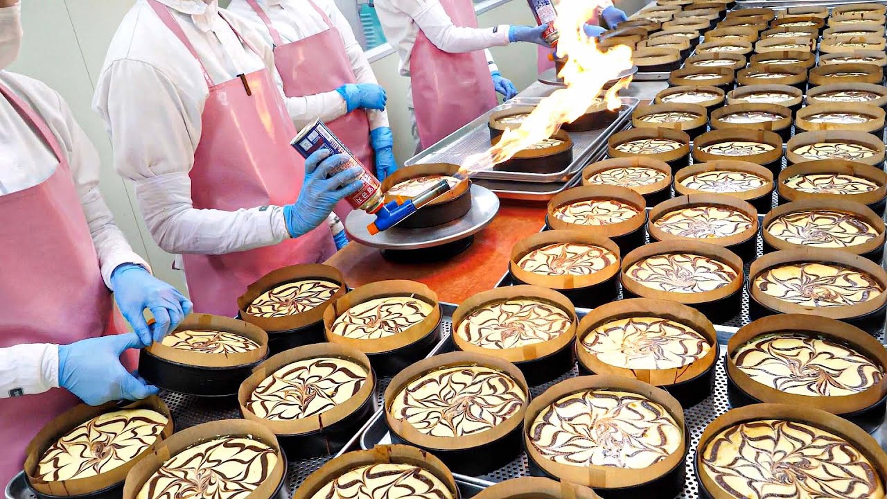 칼로리는 잊으세요~ 압도적인 크림 치즈 초콜릿 케이크 공장 대량 생산 현장 / Chocolate Cream Cheese Cake ...