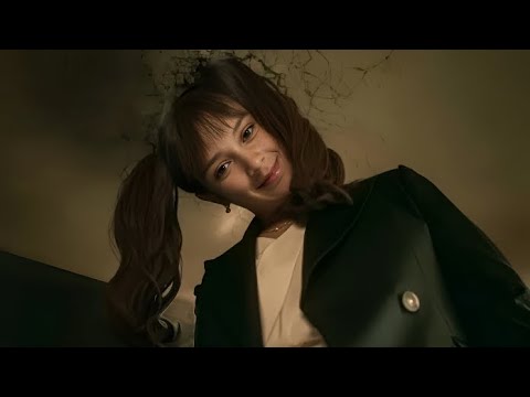 Giantess female characters influence giantess growth and shrinkage to other characters in movies 