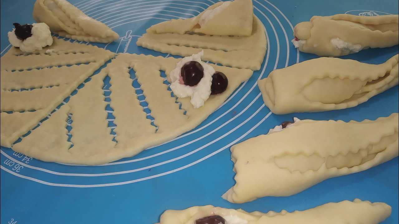 Bulochka tayyorlash. Nachinkali bulochka yumshoqqina ogʻizda erip ...