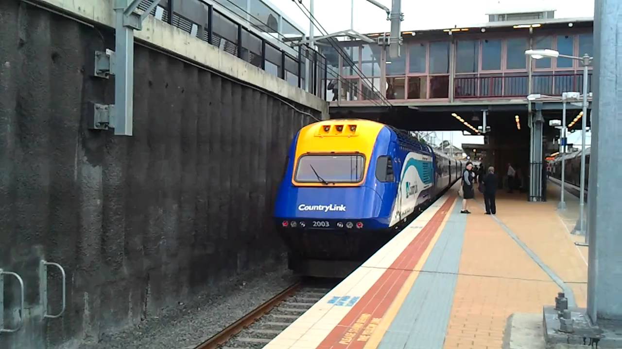 Australias fastest train, LISTEN TO MOTOR - YouTube