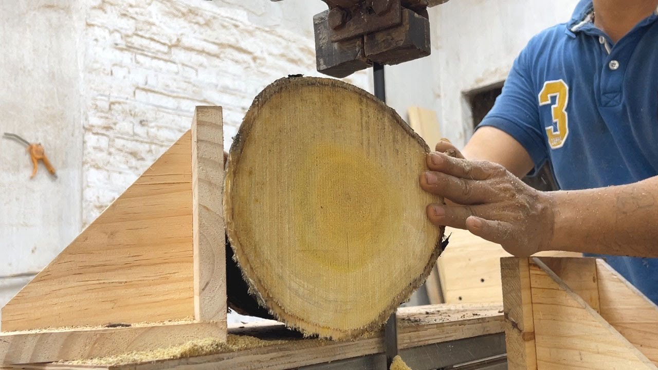 Great Woodworking Ideas From Round Tree Trunks // Arrange Wooden Slices ...