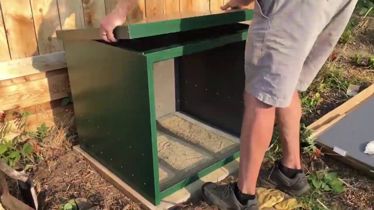 How to Assemble a Speedibin: a rodent-proof composter - YouTube