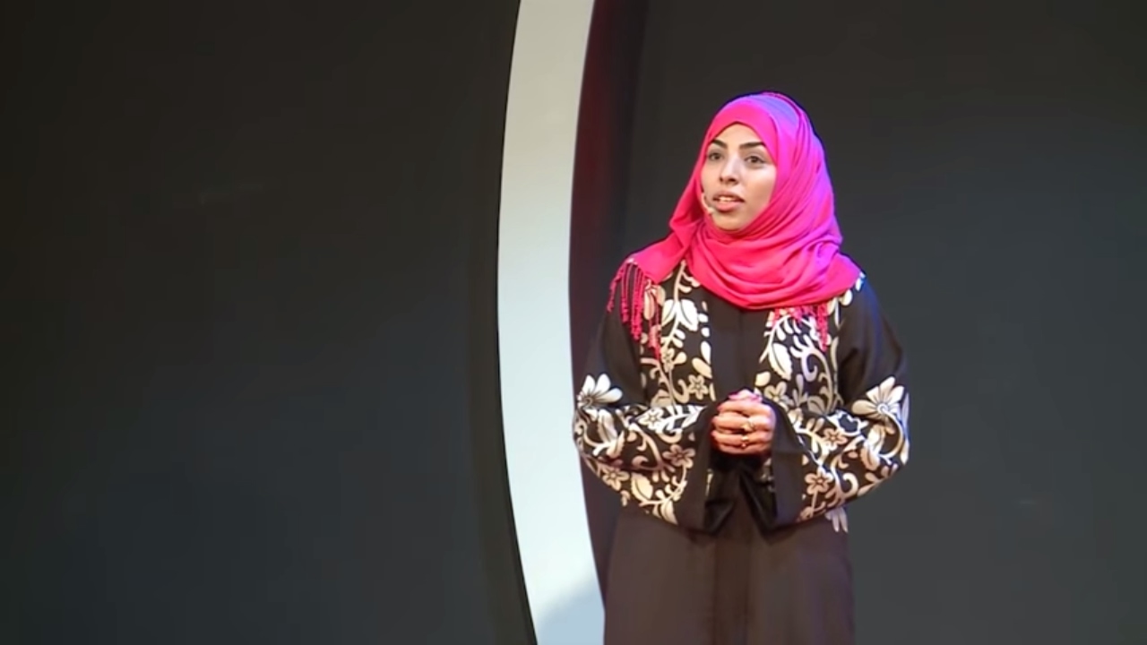 الأنثى النقيب | Amal Modhish | TEDxLIUSanaa - YouTube
