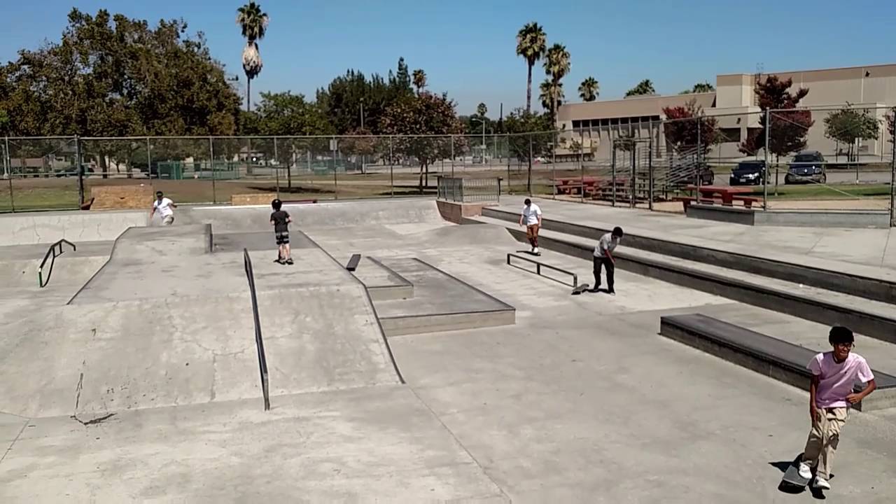 Skate Boarding at Pedlow Skatepark part 2 - YouTube