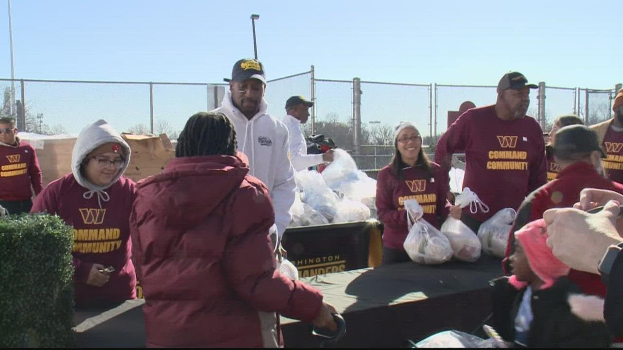 Washington Commanders give out 2,500 Thanksgiving turkeys in PG County ...