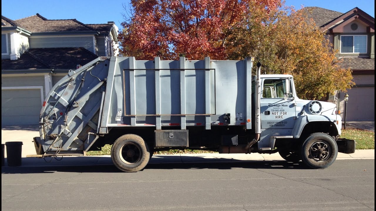 1995 Ford L8000 Garbage Truck - YouTube