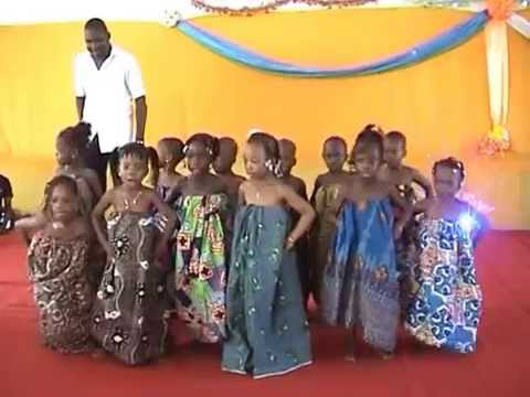 Danse traditionnelle béninoise. - YouTube