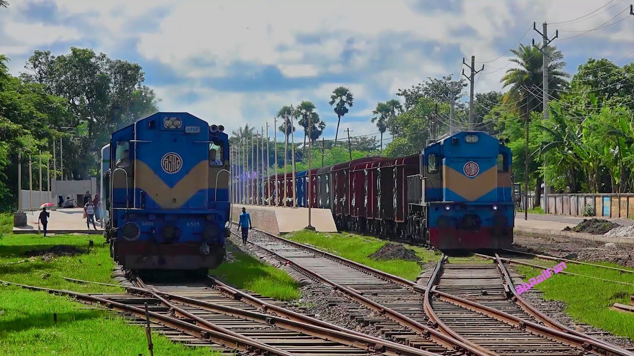 Towards Chilahati Rupsha Express Train departing Jessore Jn Railway ...