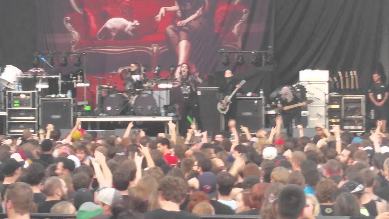 Motionless In White - Abigail LIVE @ STAGE AE - YouTube