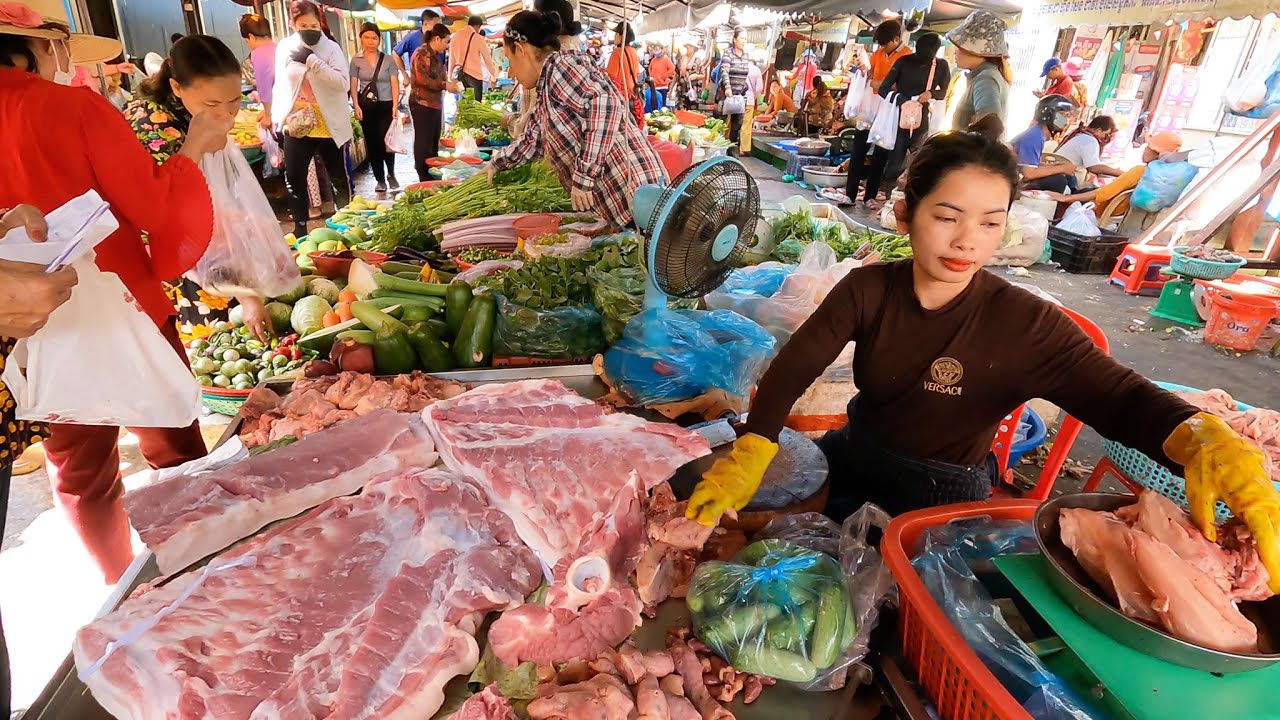 Immersive Dive into Cambodian Markets: Unveiling Authentic Interactions ...