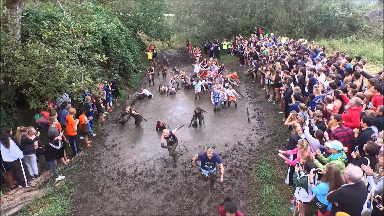 1A-4A varsity girls mud pit Ultimook Race - YouTube