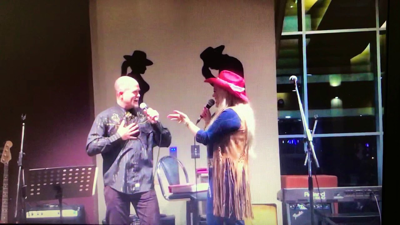 Sandie Dodd & Justin Standley- Grease Megamix Madness! 😆 - YouTube