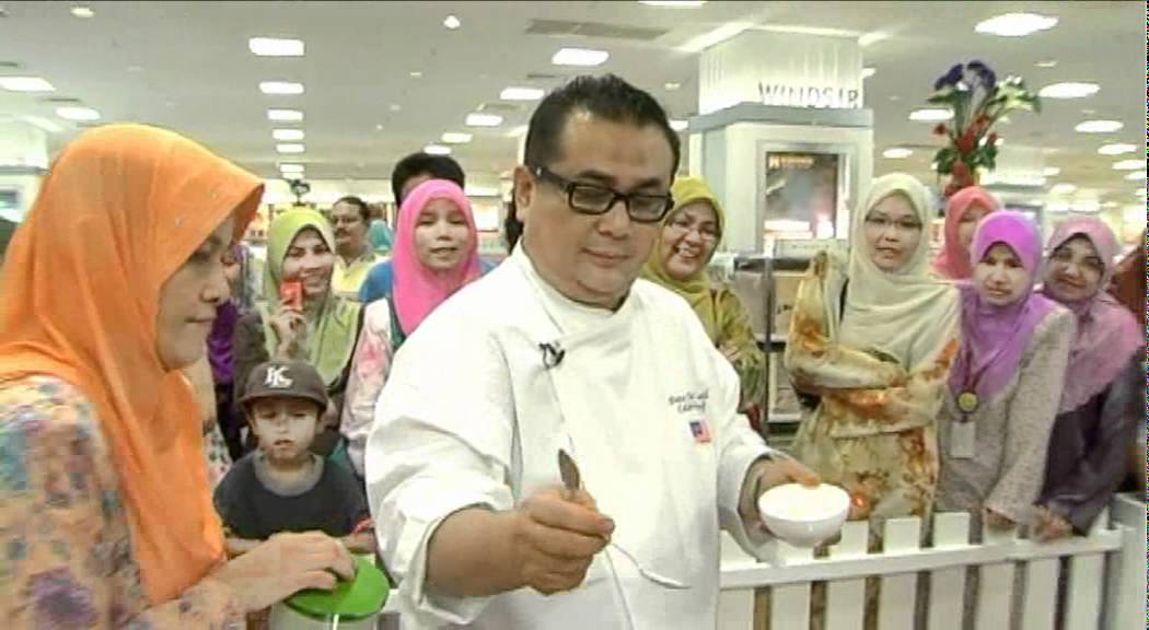 Let's Get Cooking with Chef Dato' Ismail and Maxim! (Part 3) - YouTube
