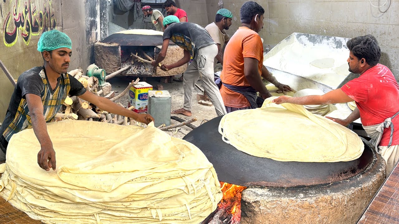 Biggest Rumali Roti in Pakistan | Roll and Samosa Patti Making | Manda ...