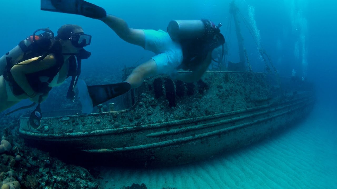 SHIPWRECK DIVE IN BERMUDA!!! - YouTube