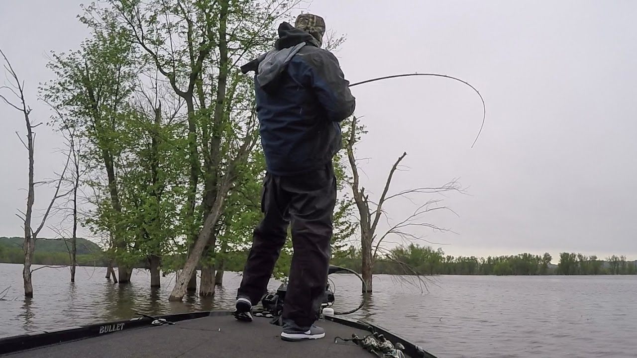 Andy Morgan Flips Up a Solid Day 2 on the Mississippi River - YouTube