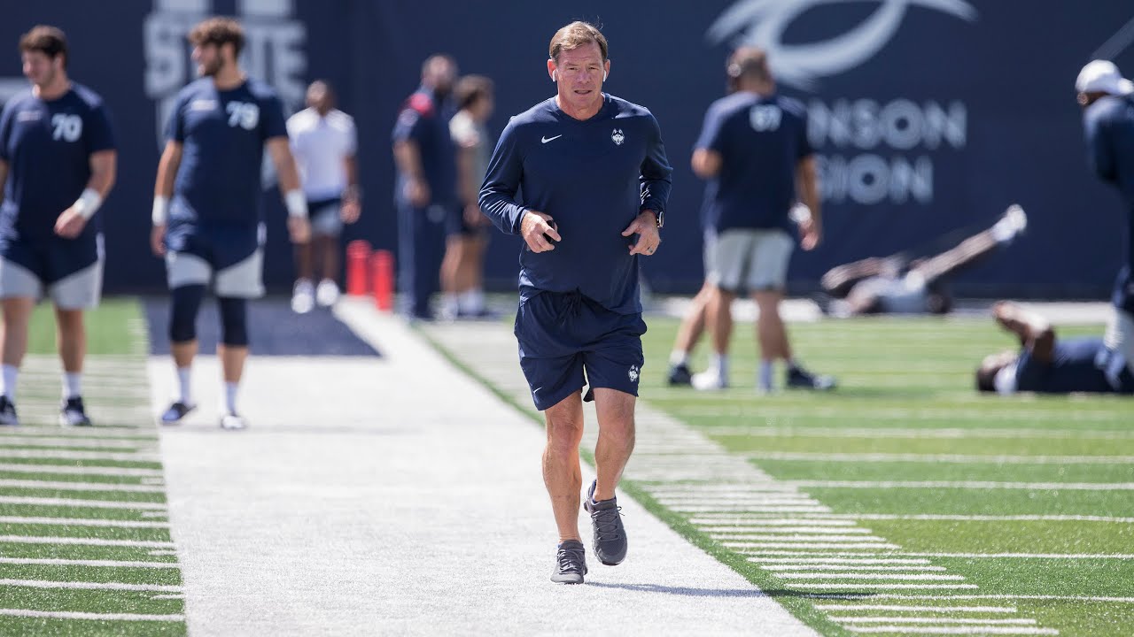 Jim Mora: UConn Football Postgame Zoom (Utah State) - 8/27/22 - YouTube