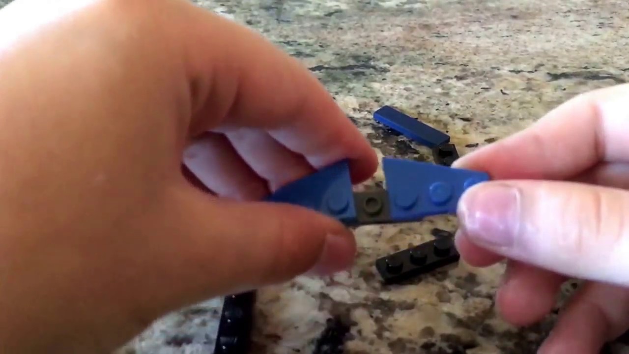 How to build a mini LEGO Plane - YouTube