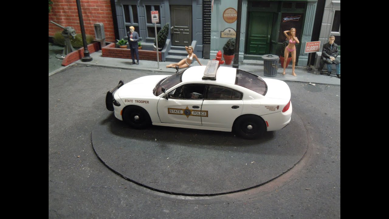 Illinois State Police 1/24 scale Dodge Charger with lights. - YouTube