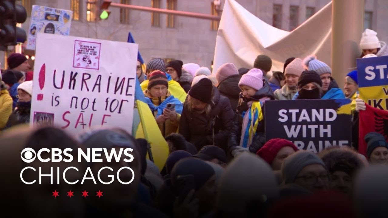 Hundreds rally in Chicago to support Ukraine - YouTube