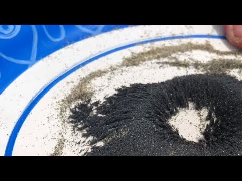 Cómo Filtrar Microplásticos Parte I: Recolectando Magnetita - YouTube