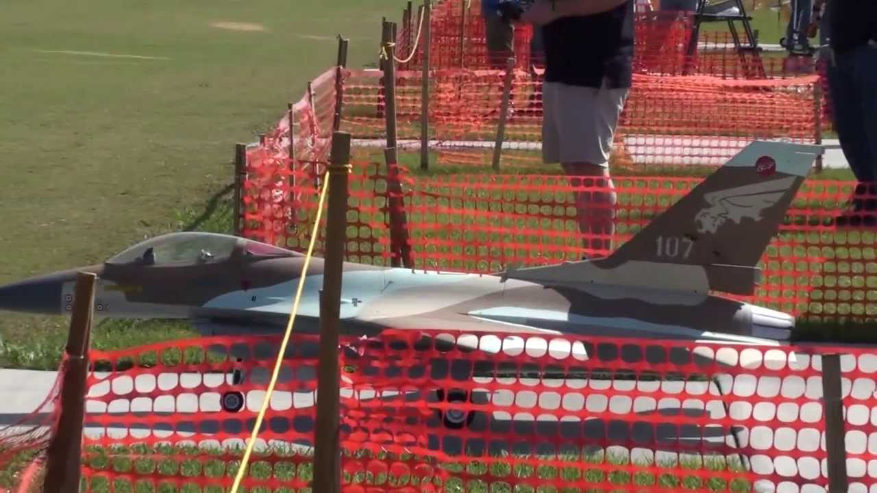 MONSTER sized RC planes @ "Monster Planes" - YouTube