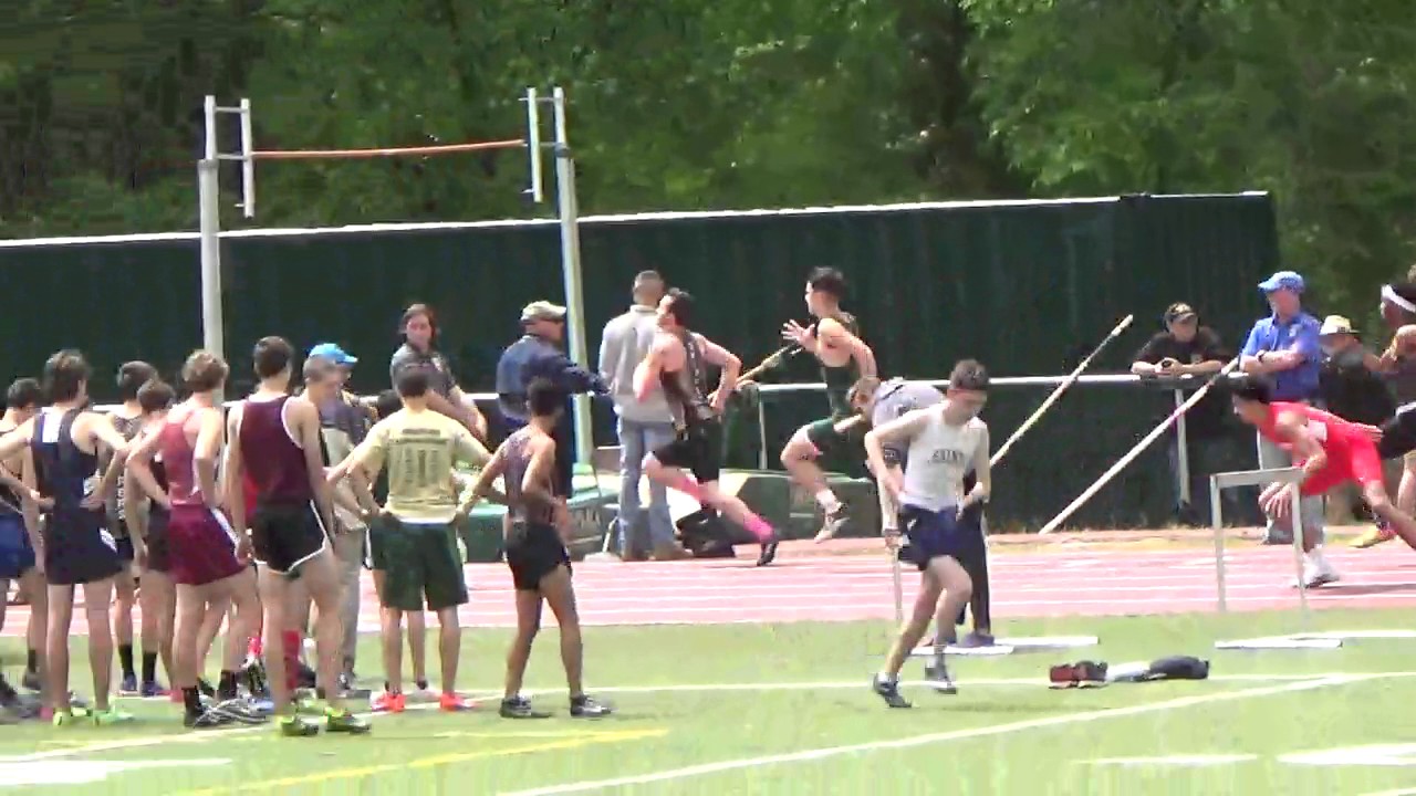 Hendricken Invitational 4x100 - YouTube