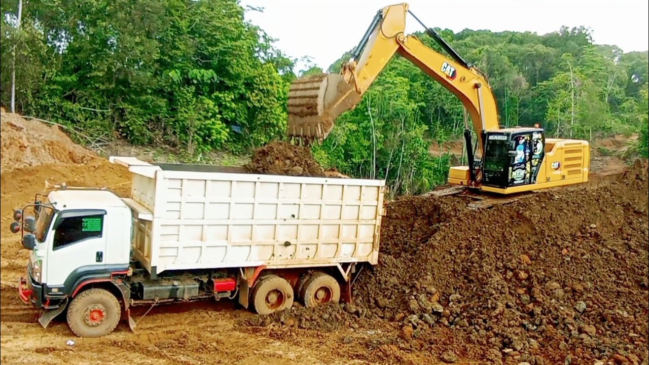 BEKO BESAR CATERPILLAR 330XG MUAT NIKEL KE MOBIL DUMP TRUK. - YouTube