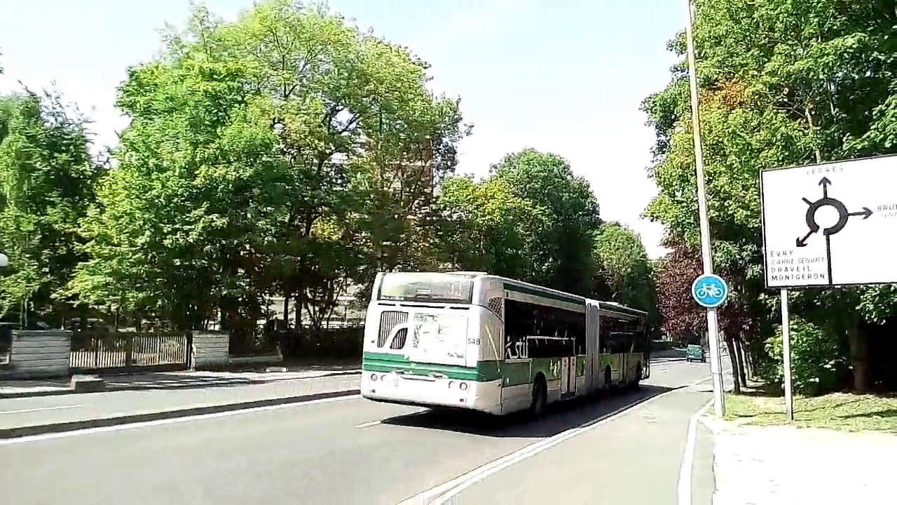 Passage de l'Heuliez GX427 €5 n°548 Transdev STRAV - YouTube