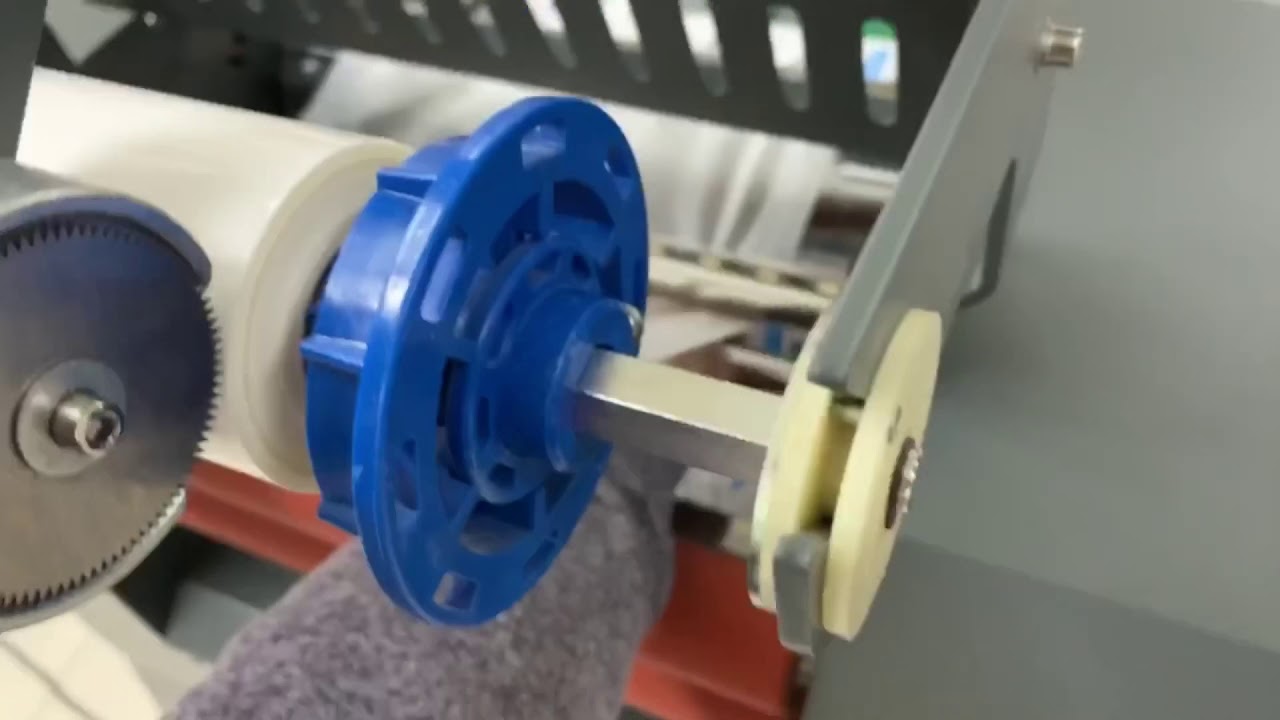 SYSFORM LM-370S 上光覆膜機 交機影片 - YouTube