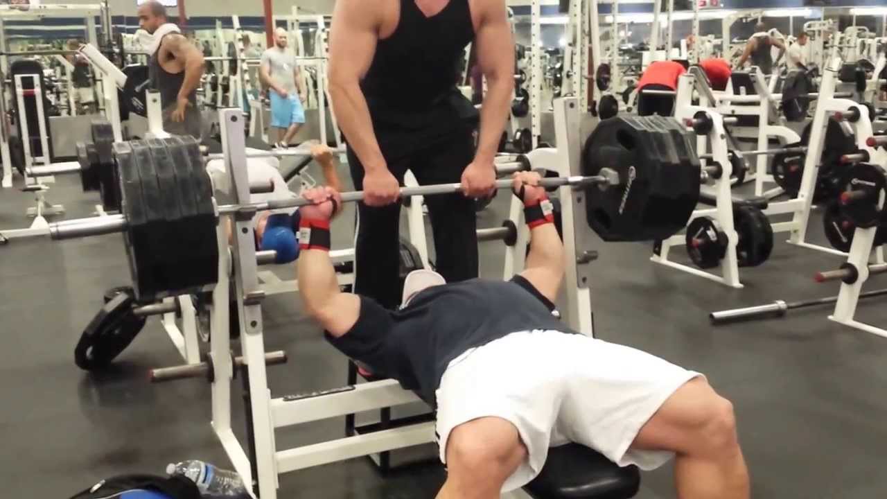 Bubby Lartigue 550 lb bench press raw after a 495lb - YouTube