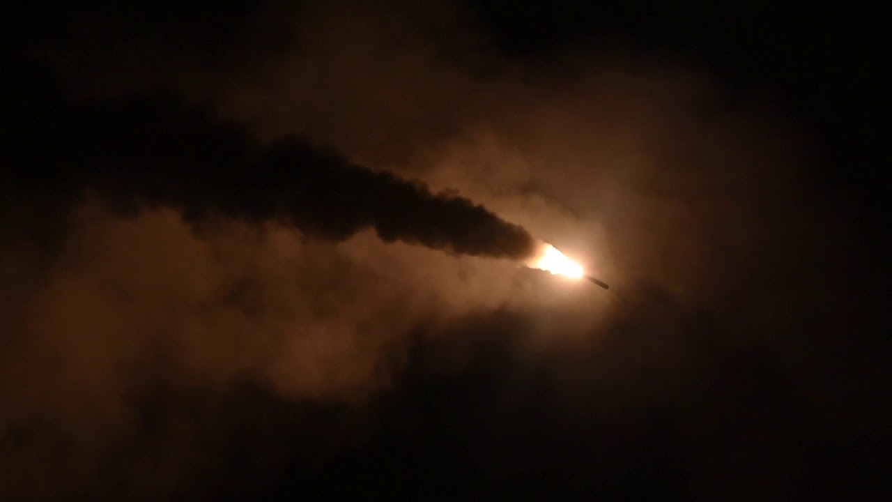 USS Laboon launches Tomahawk missiles into Syria - YouTube