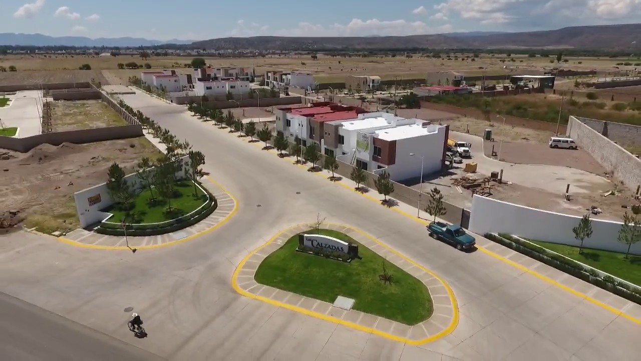 Las Calzadas - YouTube