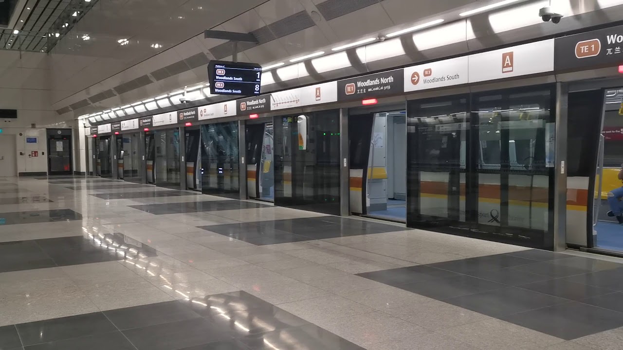 SMRT CT251 [2003]: Departing Woodlands North - YouTube