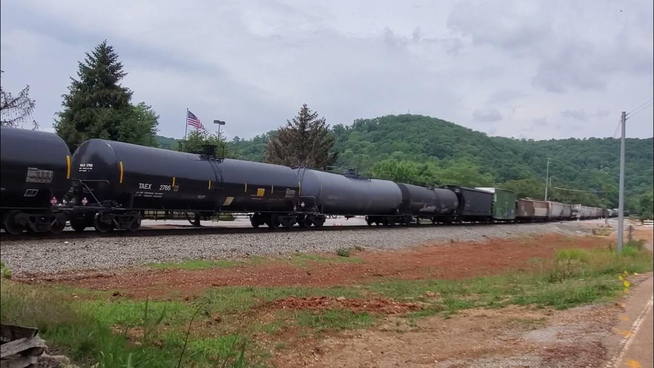 NS 4595, an ugly KCS unit & NS 3307 ease through Collegedale - YouTube