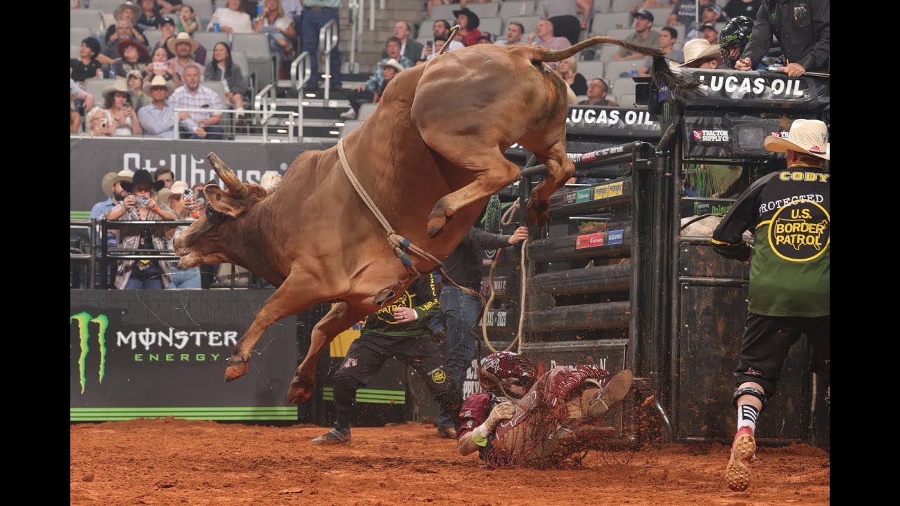 Legend bucks off Aaron Williams for 46 points | 2023 UTB World Finals ...