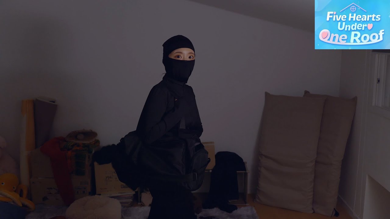 Oh? It's Mal-sook's Wallet Scene - Five Hearts Under One Roof [Chapter ...