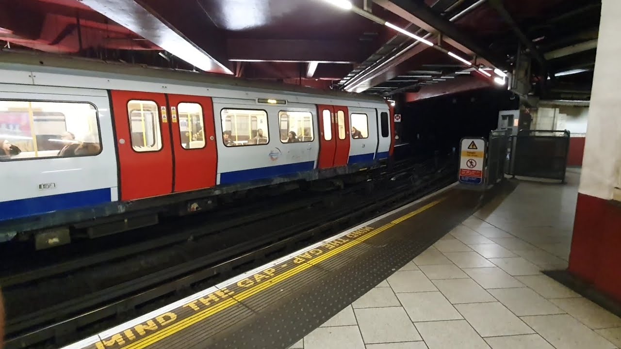 Metropolitan line S Stock Departing Baker Street - YouTube