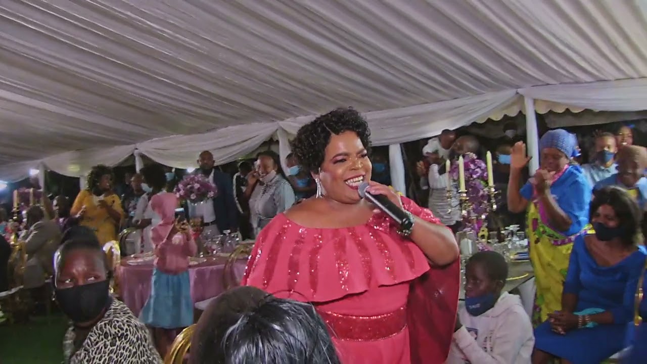 Dr Rebecca Malope - Angingedwa @ Ap Isaac and Ps Rhandzu Wedding I A ...