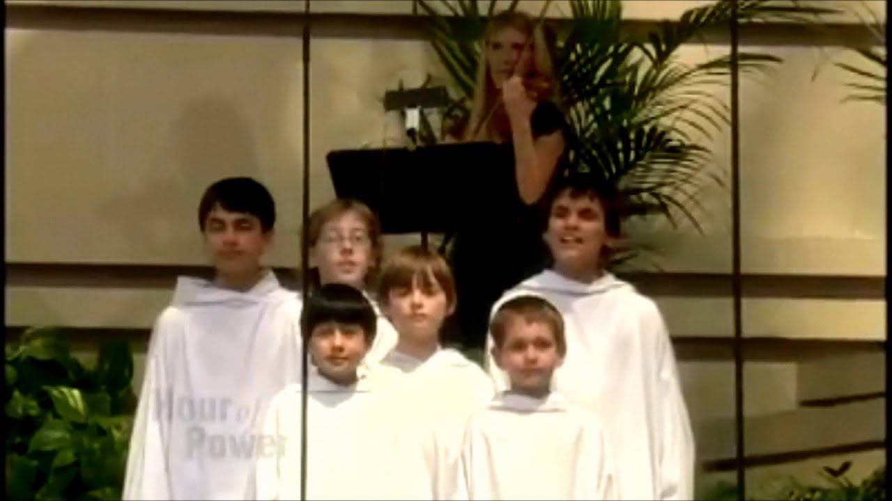 Gloria (2009 "Hour of Power" at the Crystal Cathedral [HD]) - YouTube